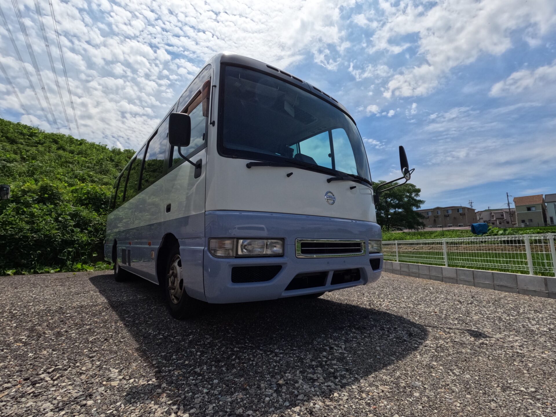 大阪府枚方市の"マイクロバス専門店" | ABUS.