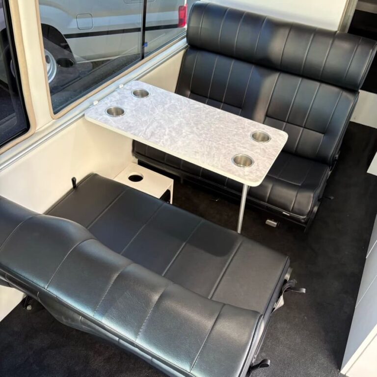 マイクロバスの運転に必要な免許とは？普通・中型・大型の違いを徹底解説 | ABUS.